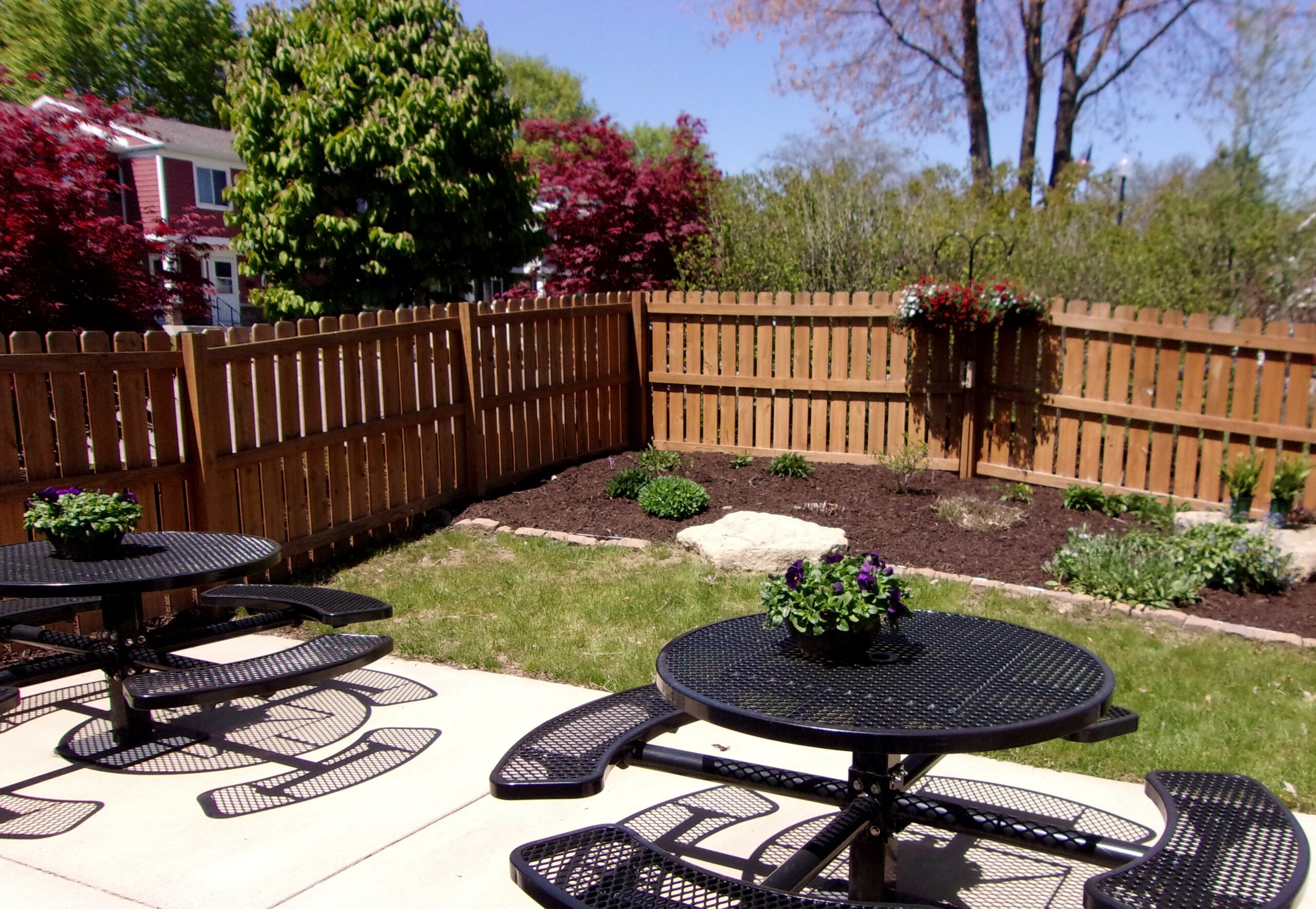 Hillview Townhomes & Apartments